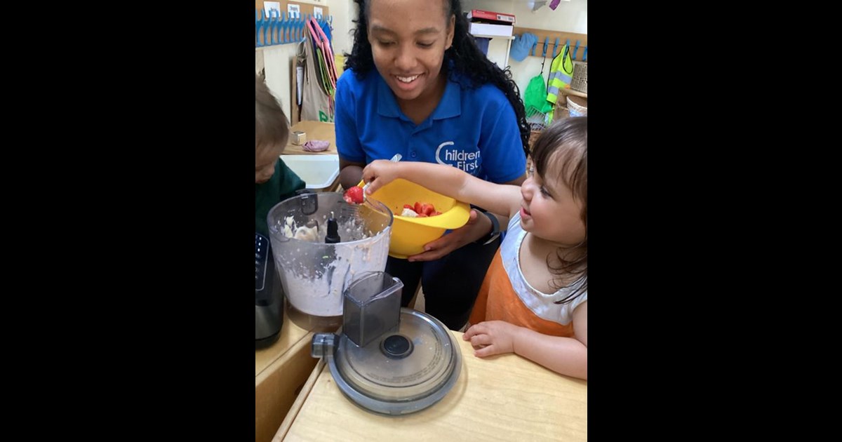 Smoothie Making Activity: Strawberry & Banana Smoothies